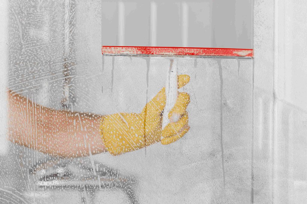 How to Get Rid of Hard Water Stains on Glass - Rayne Water